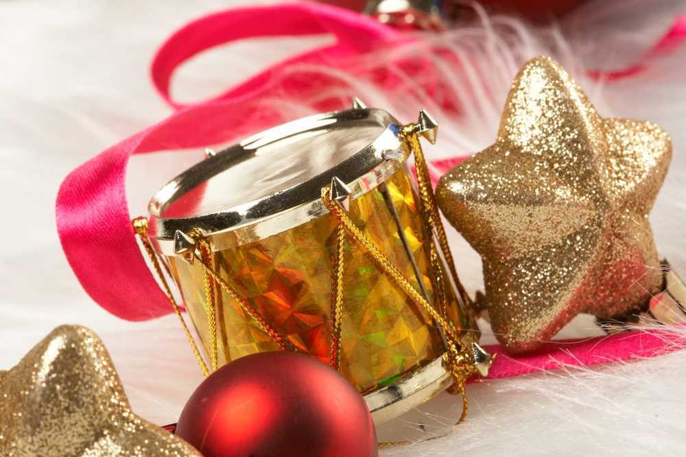 5 Easy Christmas Songs to Learn this Holiday Season